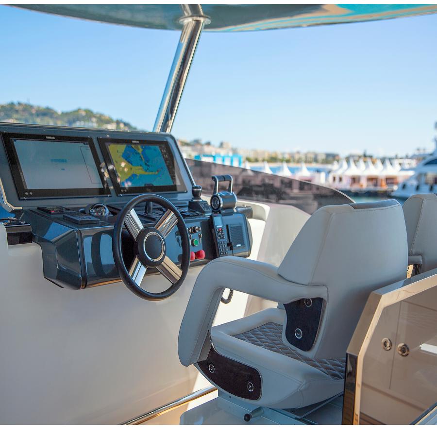 Helm seat P 446 Smile - Helm Seats | Besenzoni